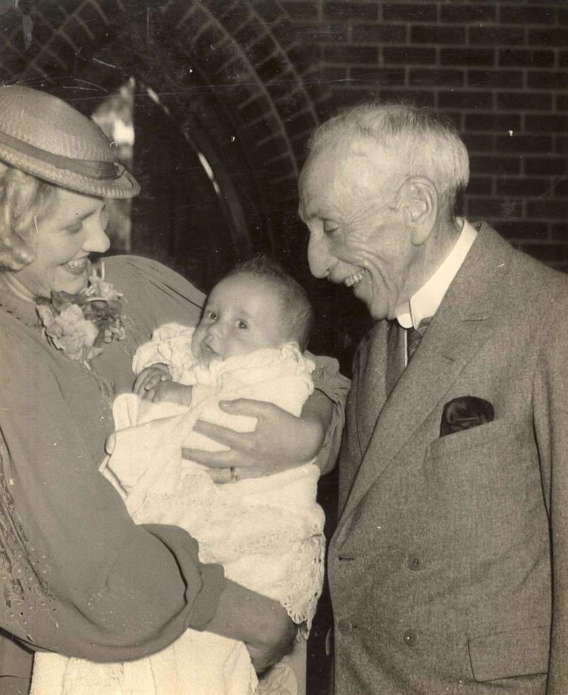 Seven politicians that famously switched sides | Museum of Australian ...